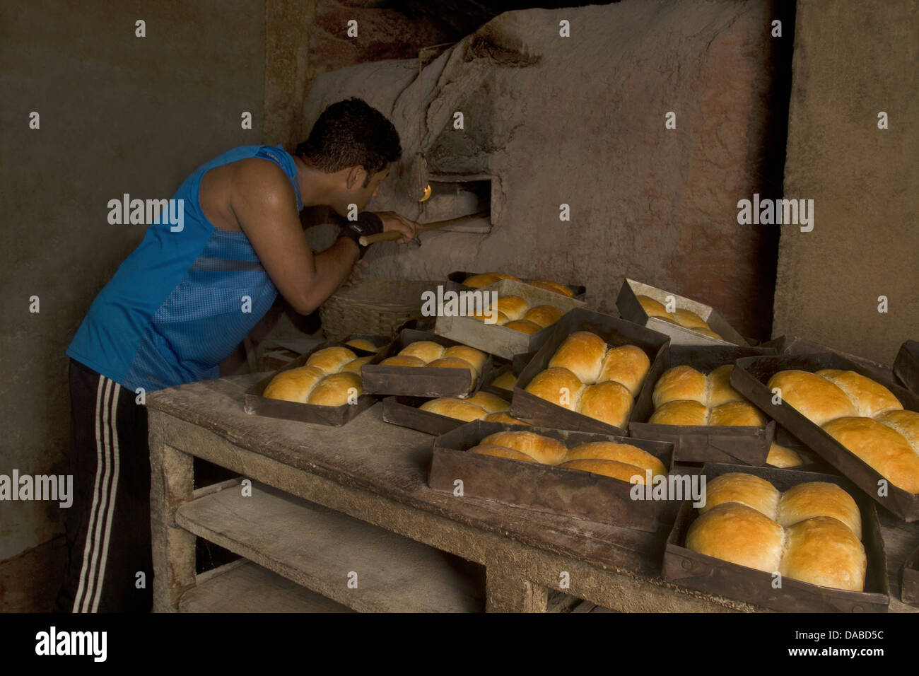 Bakery making bread Stock Photo - Alamy