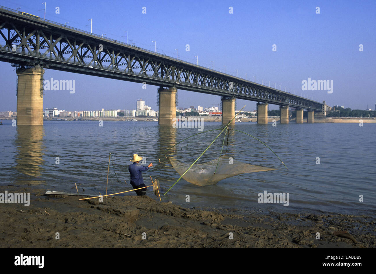 Wuhan changjiang bridge hi-res stock photography and images - Alamy