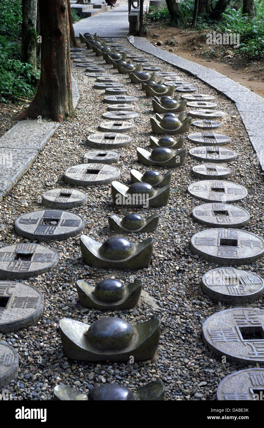 Sculpted gravel pathway at the Wulingyuan Scenic and Historic Interest ...