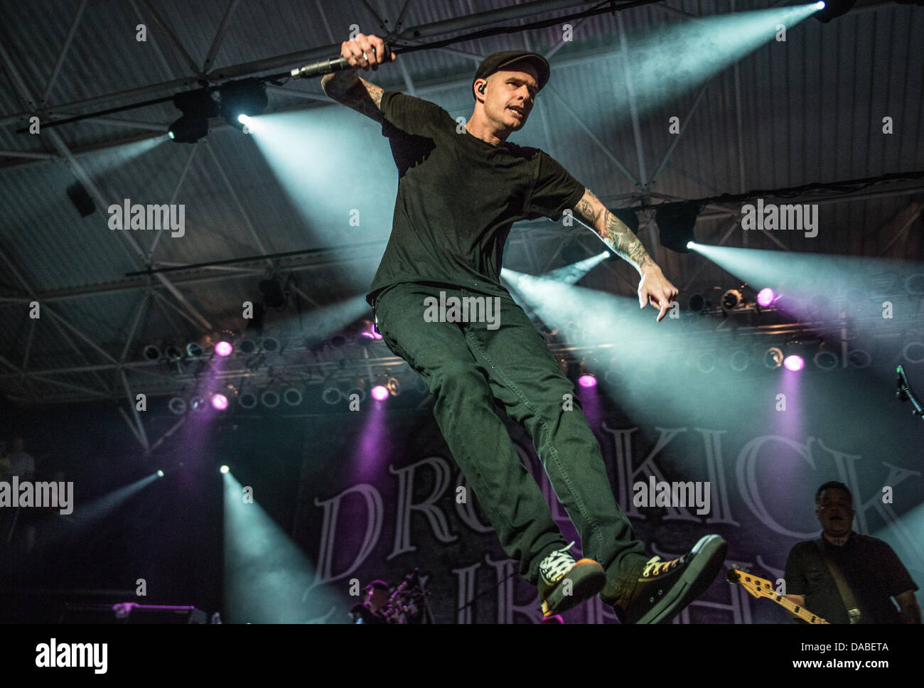 Dropkick murphys banjo hi-res stock photography and images - Alamy