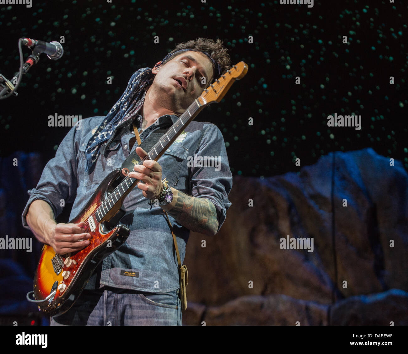 John Mayer Performing Live Stock Photo Alamy John Mayer Performing Live Stock Photo Alamy