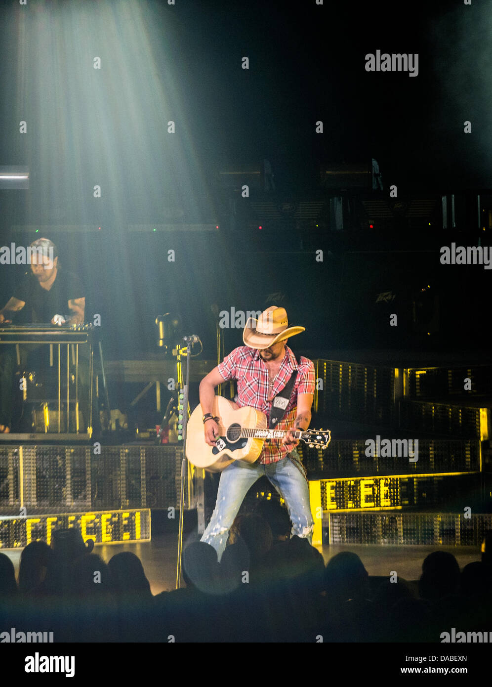 Jason Aldean performing live Stock Photo - Alamy