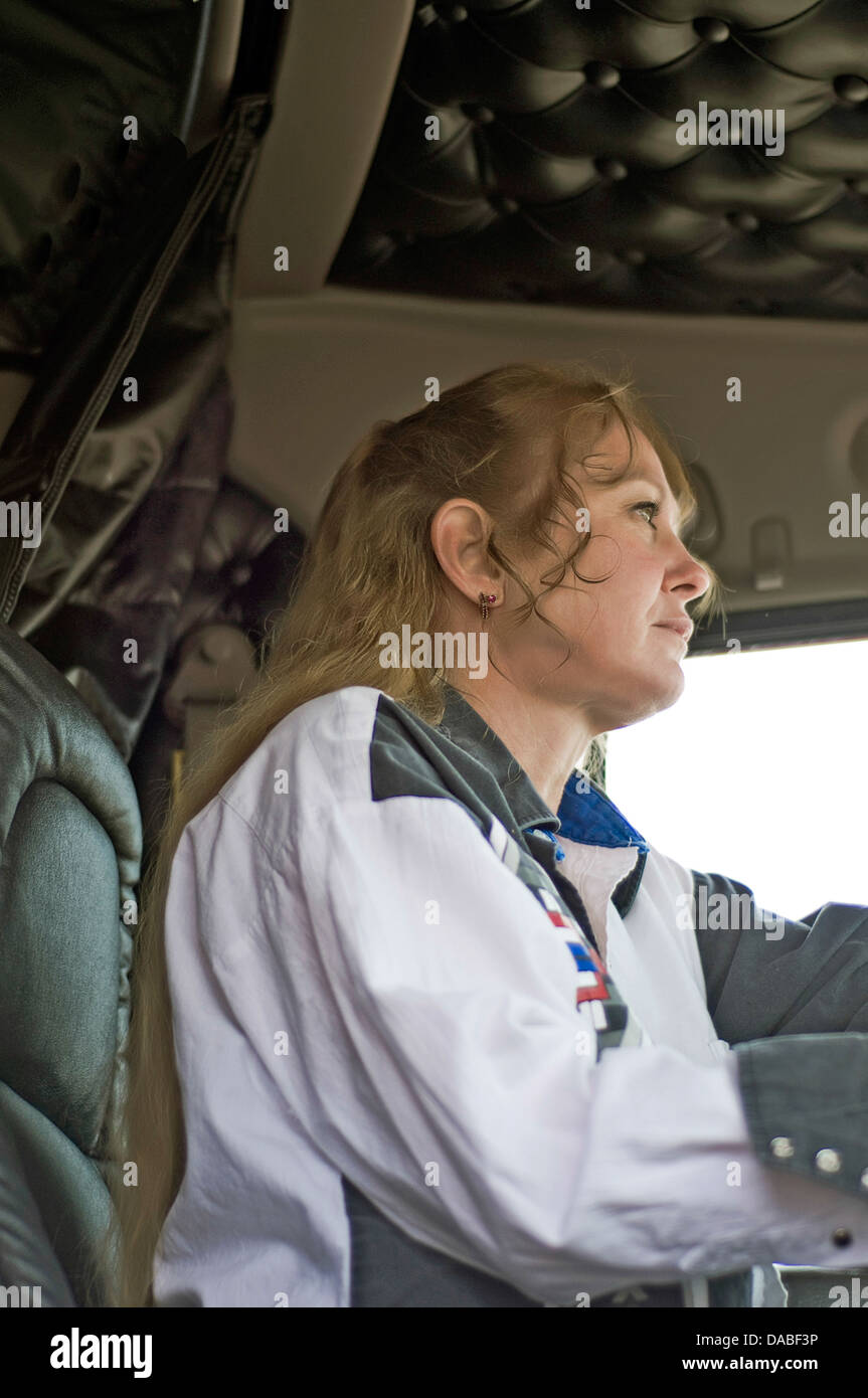 Traffic on a busy highway hi-res stock photography and images - Alamy