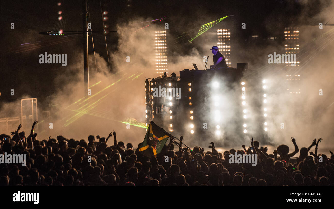 Pretty Lights performing Stock Photo - Alamy