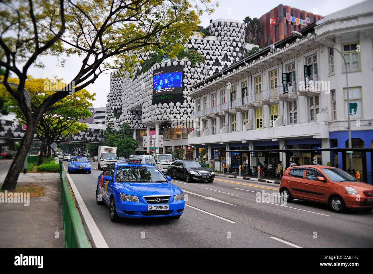 Victoria Street Singapore Stock Photo - Alamy