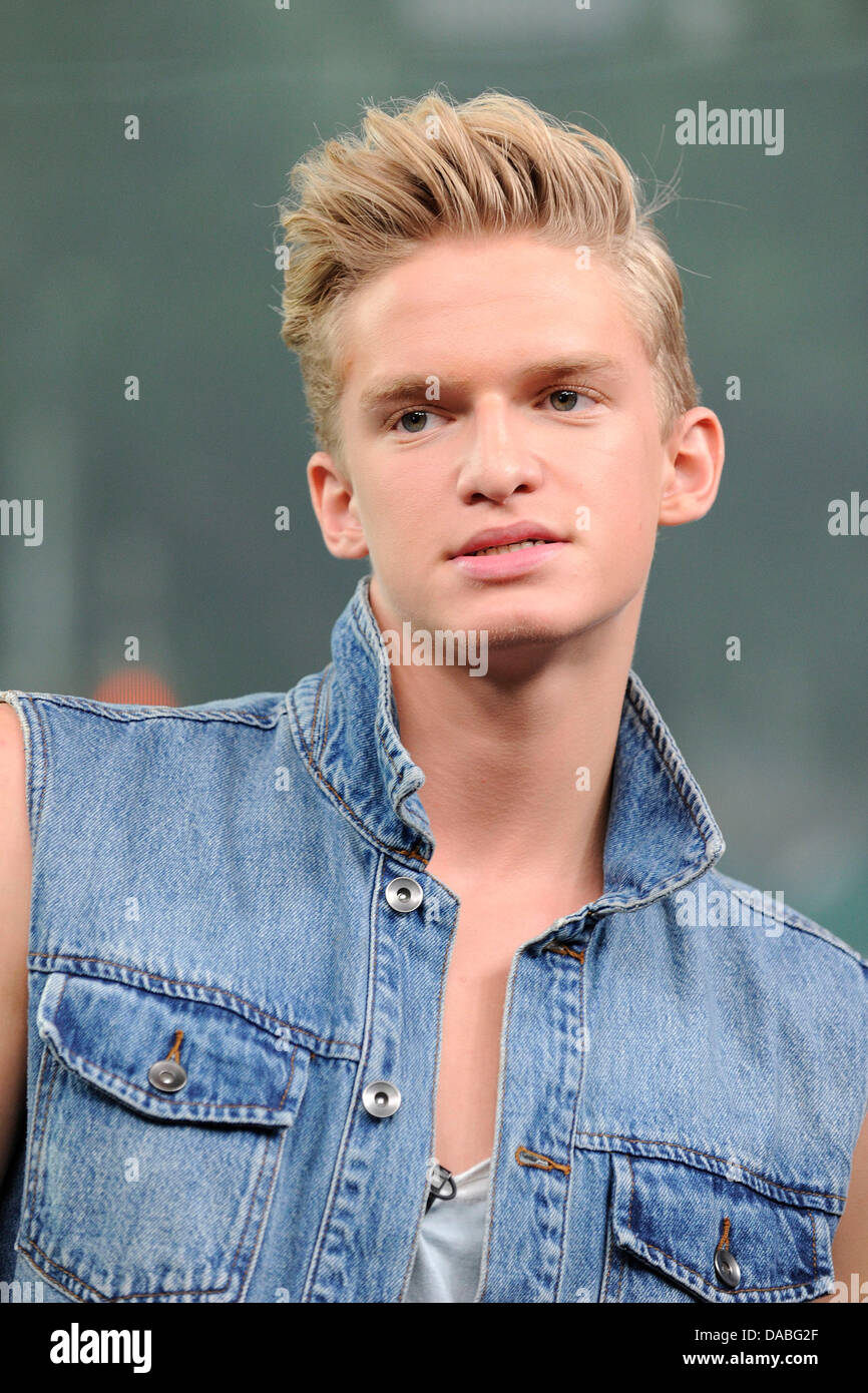 Australian pop singer hi-res stock photography and images - Alamy