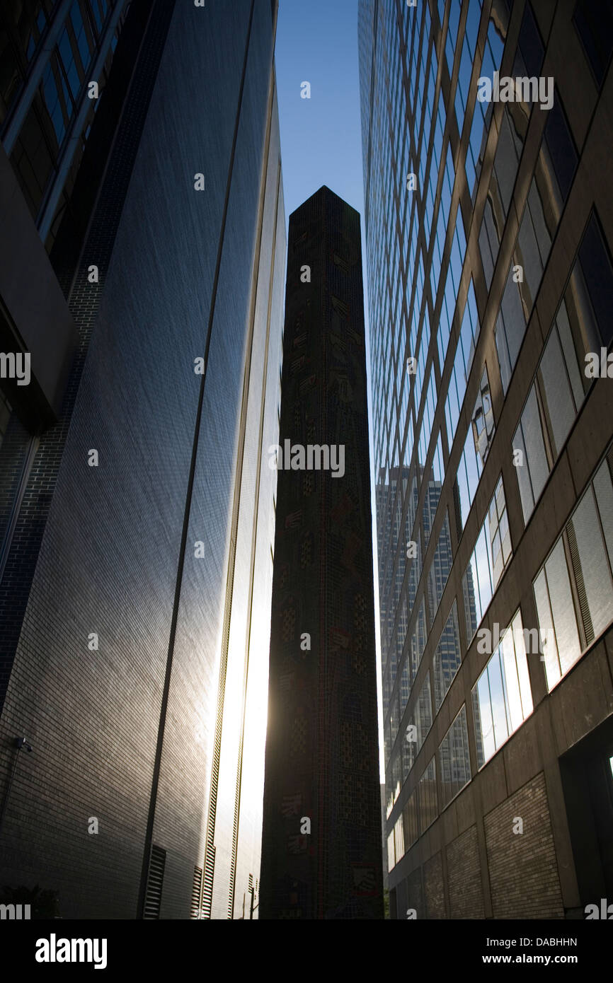 OBELISK TALL BUILDINGS NORTH MICHIGAN AVENUE CHICAGO ILLINOIS USA Stock ...