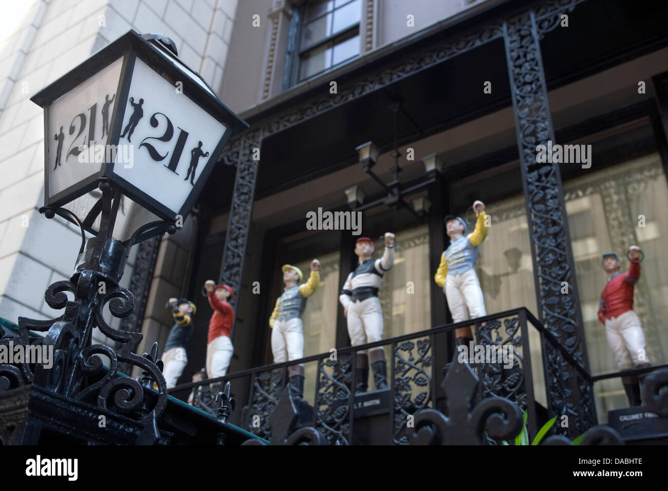 21 club new york hi-res stock photography and images - Alamy