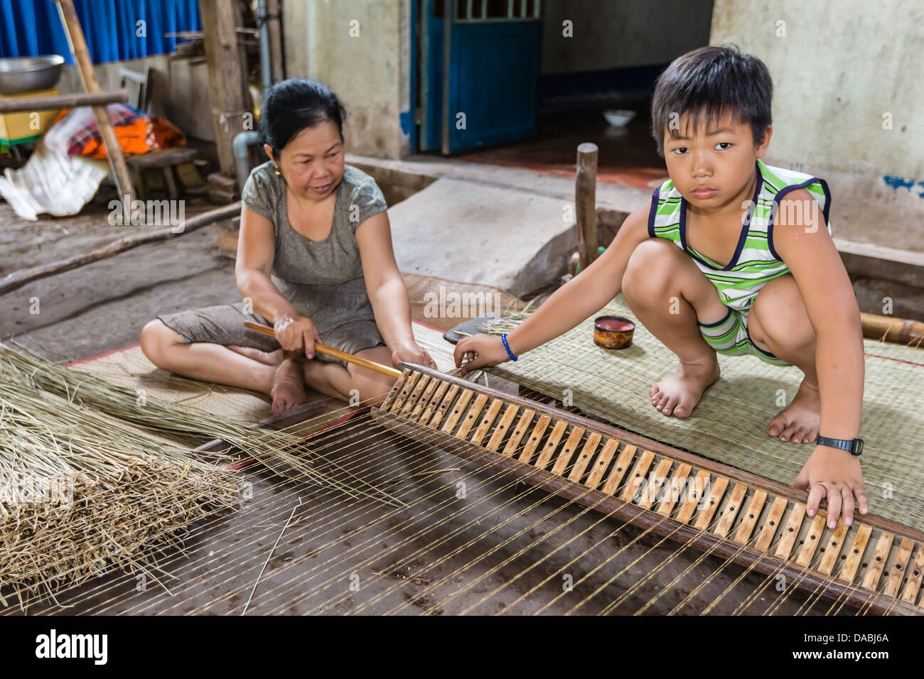 Hand making rattan mats on Binh Thanh Island at Sadec, Mekong River ...