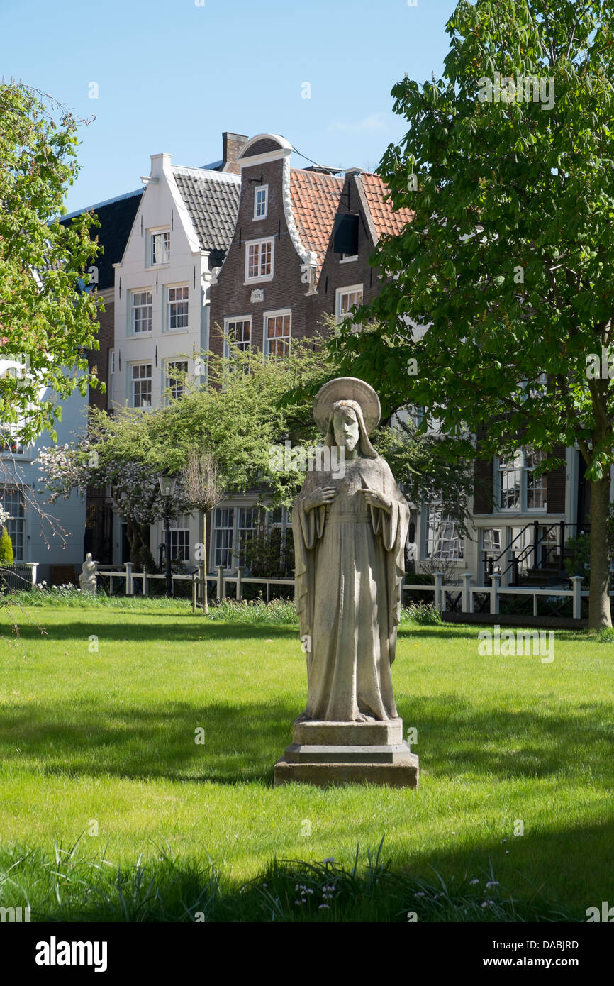 The Begijnhof, one of the oldest inner courts in Amsterdam, Amsterdam ...