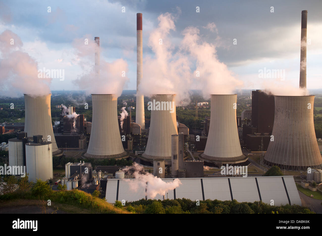 Coal-fired power station Stock Photo - Alamy