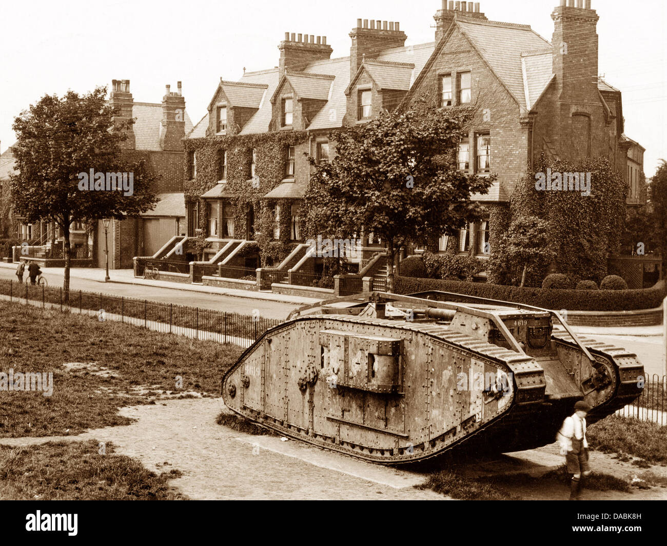 Ww1 tank hi-res stock photography and images - Alamy