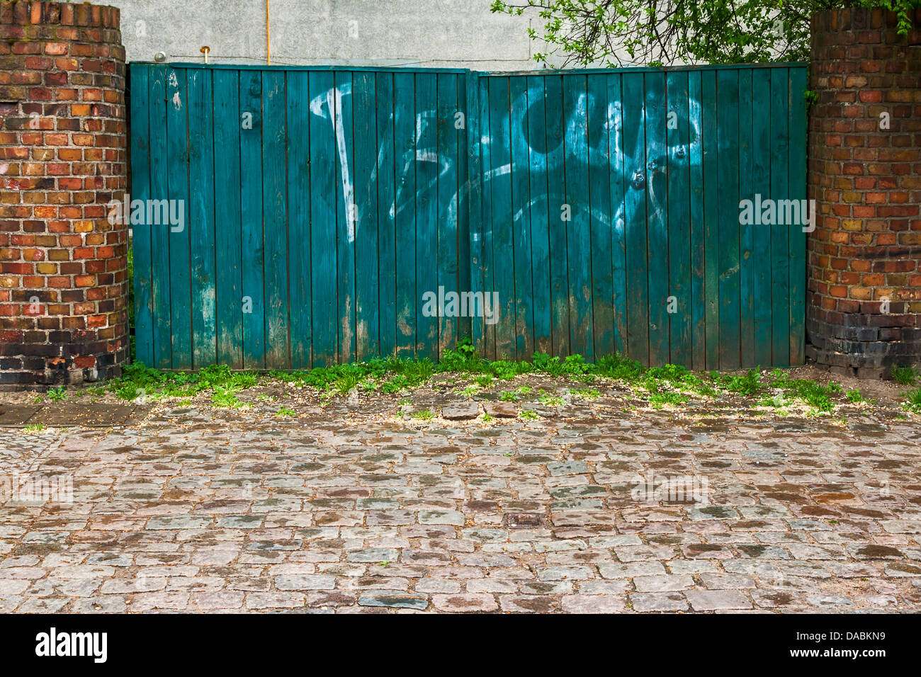 Wicket gate hi-res stock photography and images - Alamy