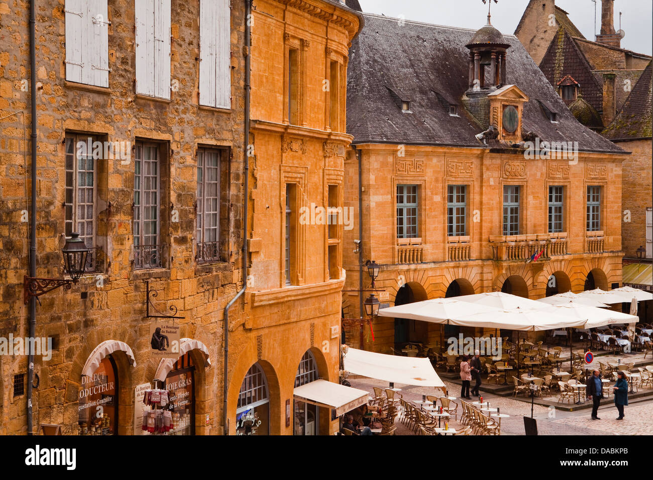 The old town of Sarlat la Caneda, Dordogne, France, Europe Stock Photo ...