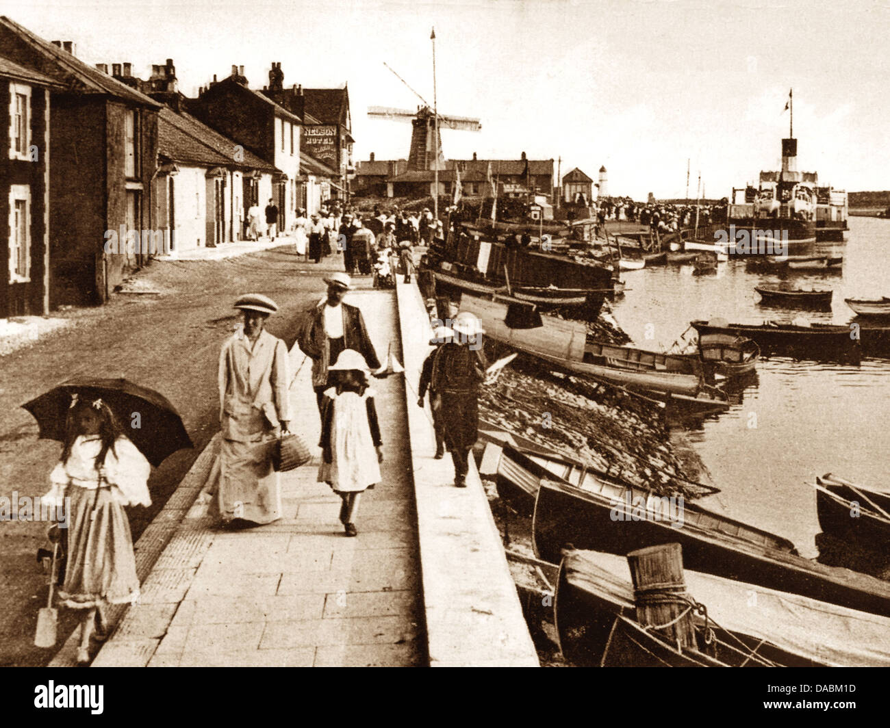 Littlehampton Pier Road early 1900s Stock Photo - Alamy