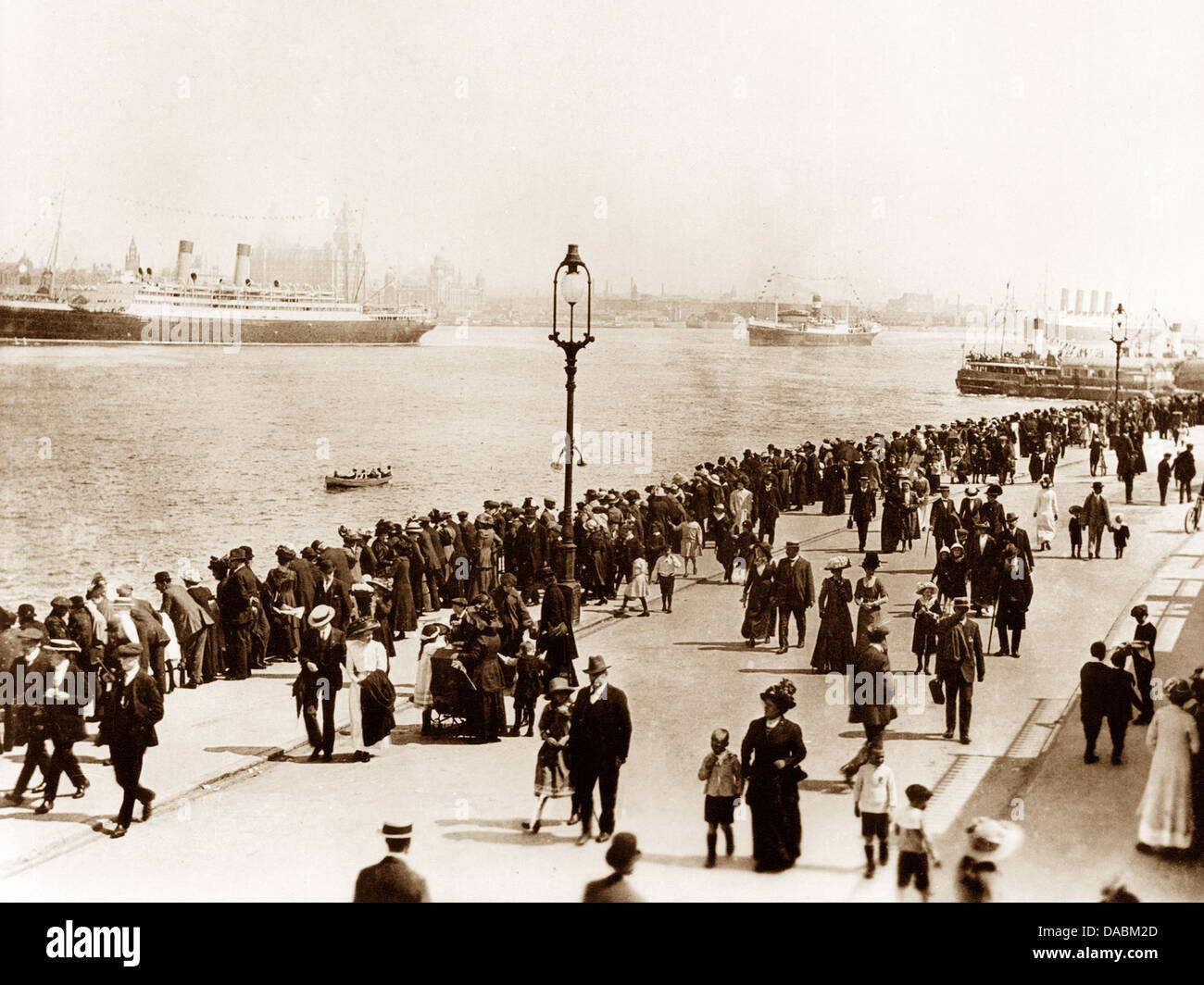 Ships of river mersey hi-res stock photography and images - Alamy