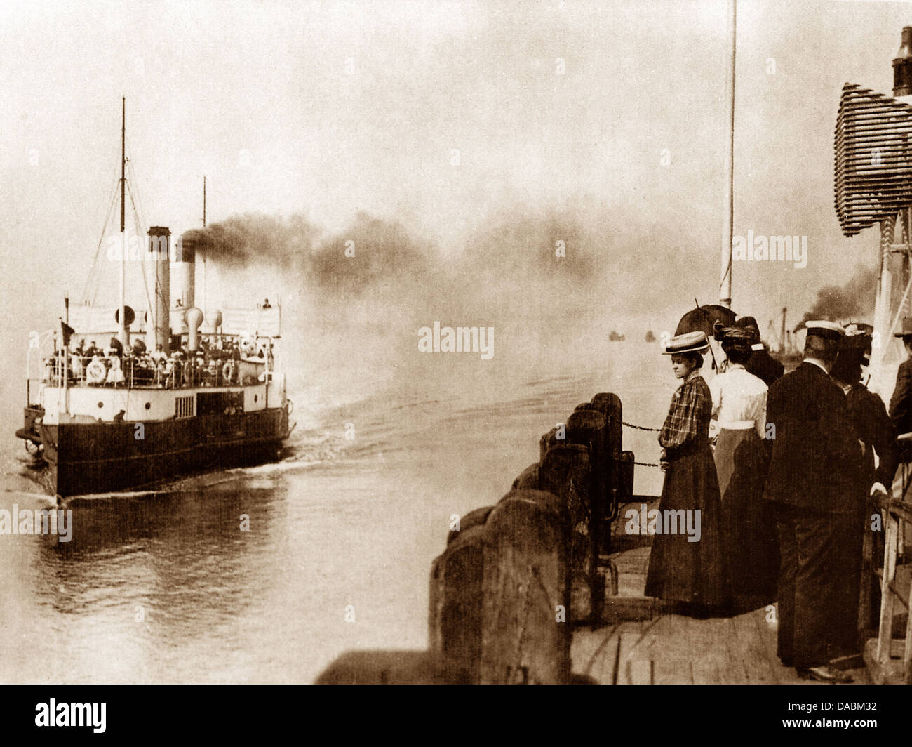 Felixstowe Old Pier early 1900s Stock Photo - Alamy