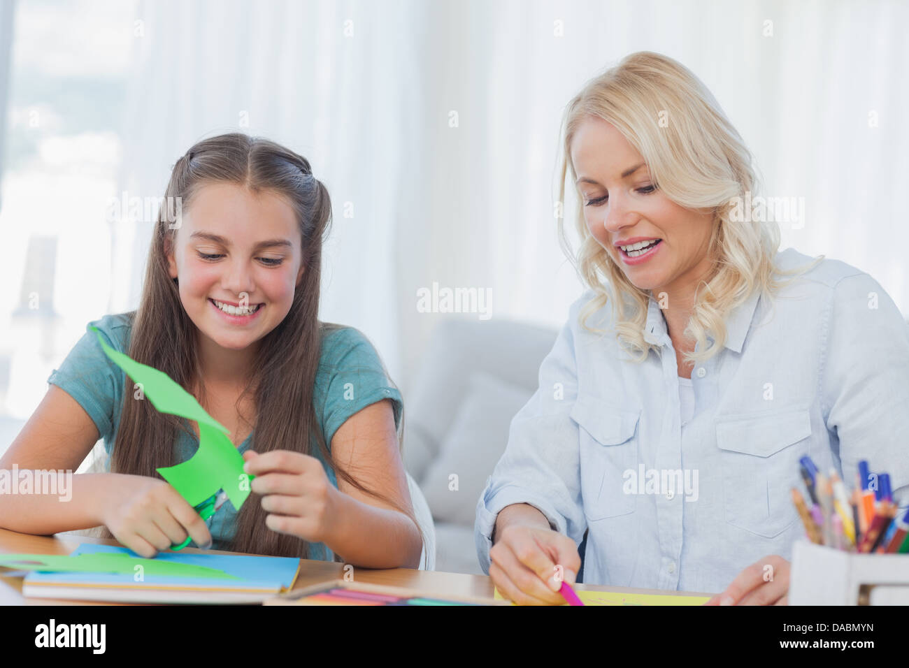 Girl doing crafts hi-res stock photography and images - Alamy