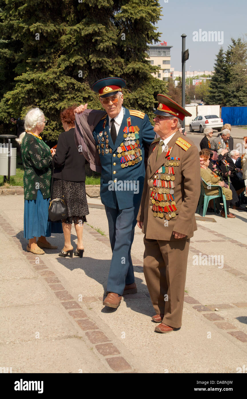 veterans of the World War II with their medals Stock Photo - Alamy