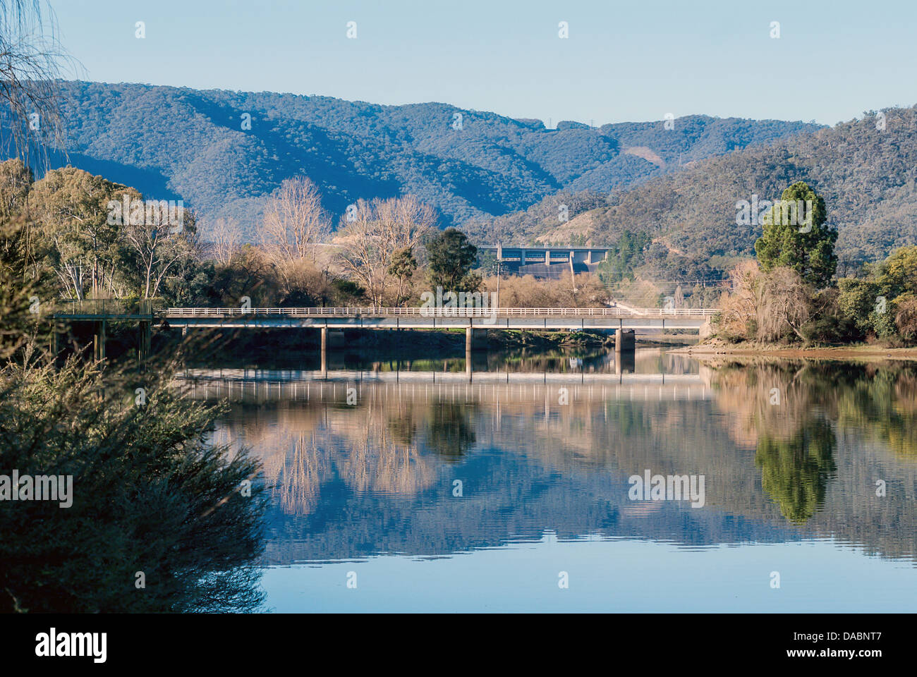 Beautiful serene scenes from Lake Eildon in Victoria's High Country ...