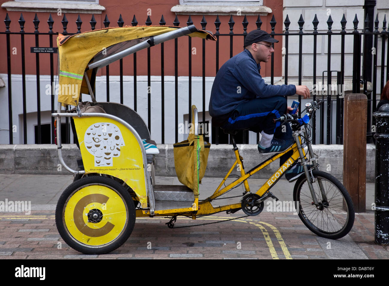 Pedicab Driver Waiting For Fares, Covent Garden, London, England Stock ...