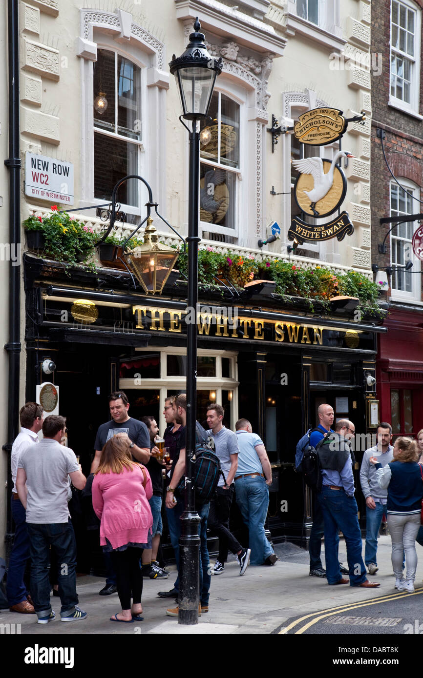 Swan London High Resolution Stock Photography and Images - Alamy