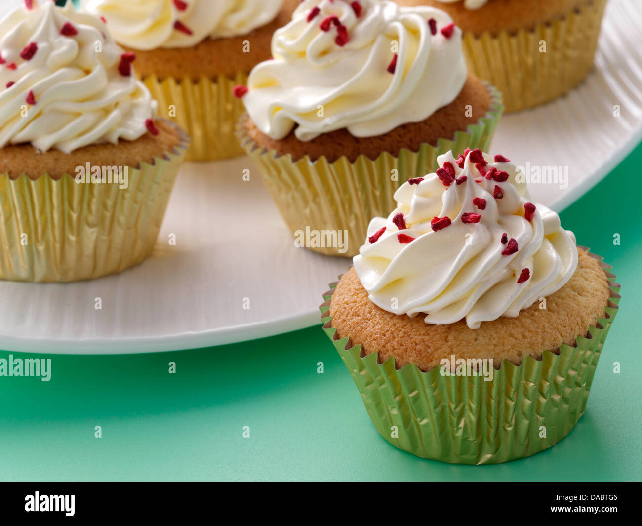 Stevia vanilla cupcakes with buttercream frosting Stock Photo - Alamy