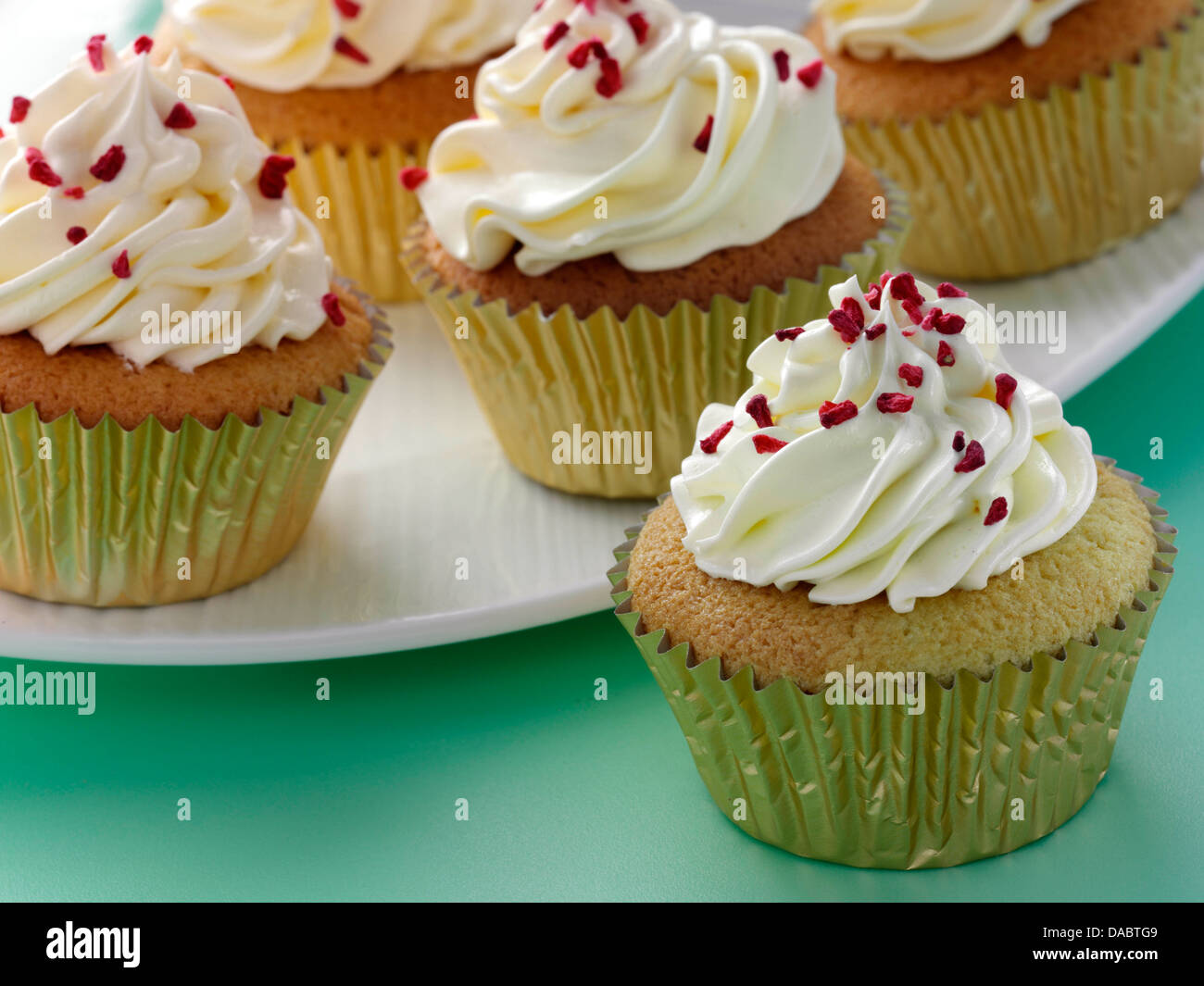 Stevia vanilla cupcakes with buttercream frosting Stock Photo - Alamy