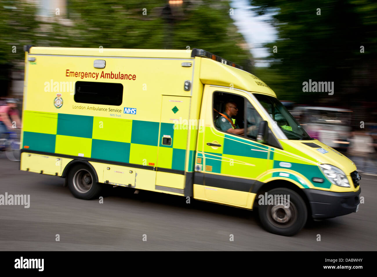 Green cross ambulance hi-res stock photography and images - Alamy
