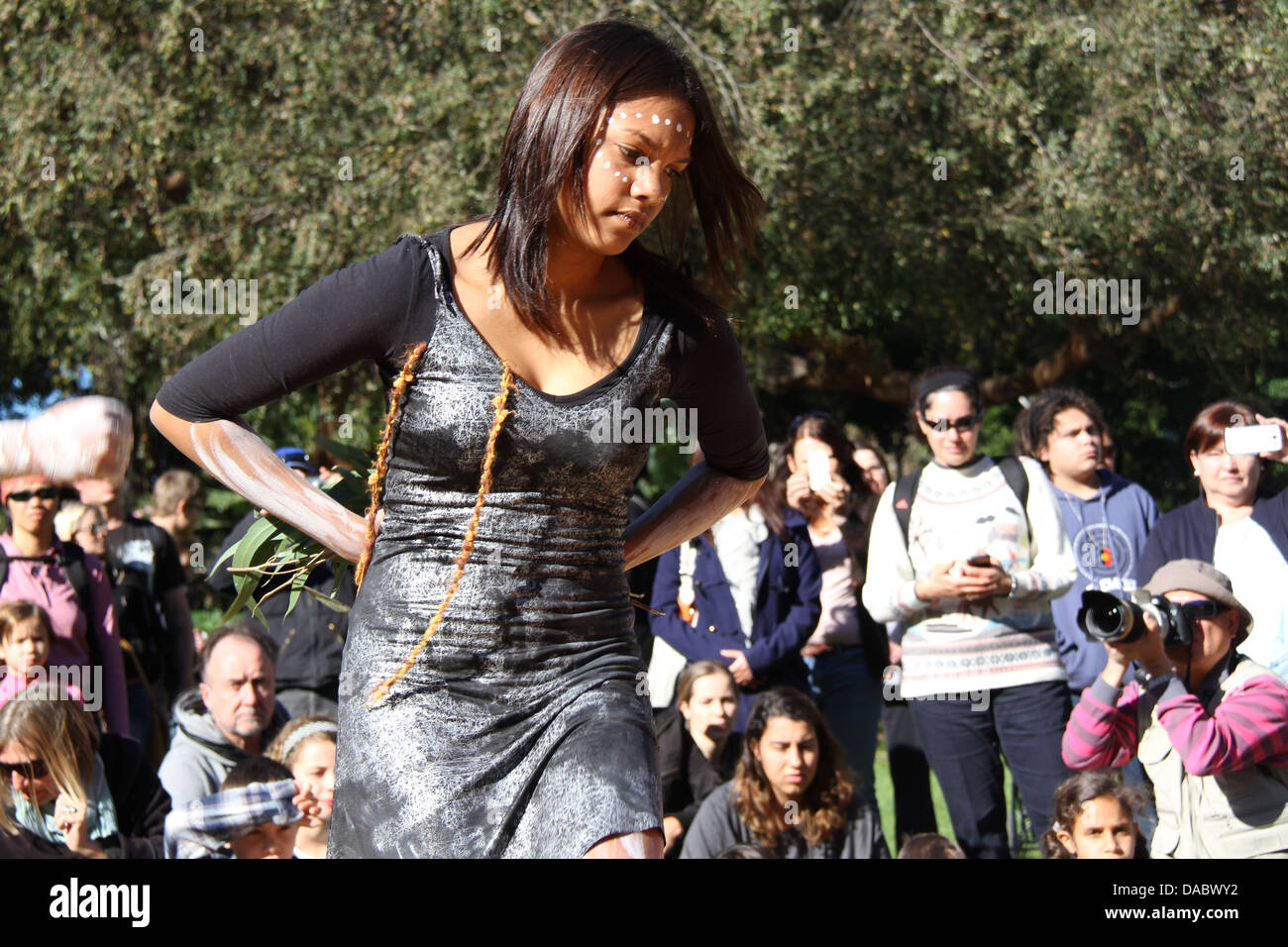 Aboriginal Woman Dance High Resolution Stock Photography and Images - Alamy