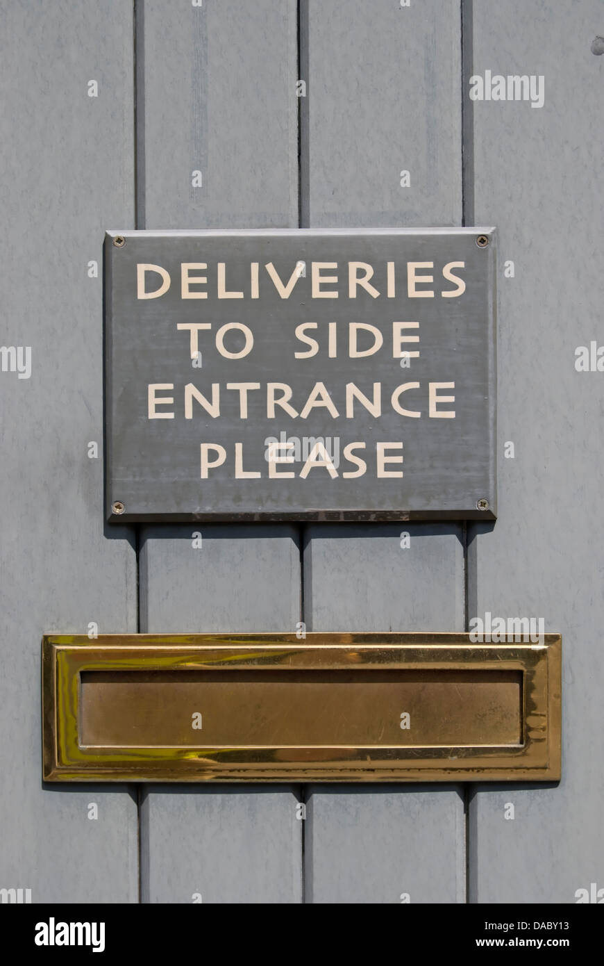 Door sign stating please side hi-res stock photography and images - Alamy