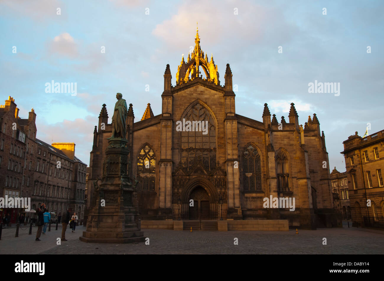 St Giles Cathedral church Parliament square along Royal Mile old town ...