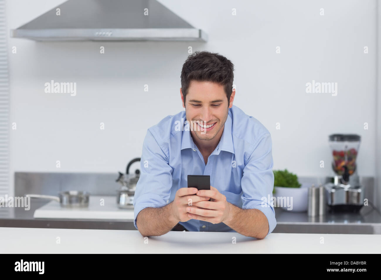 Man and texting hi-res stock photography and images - Alamy