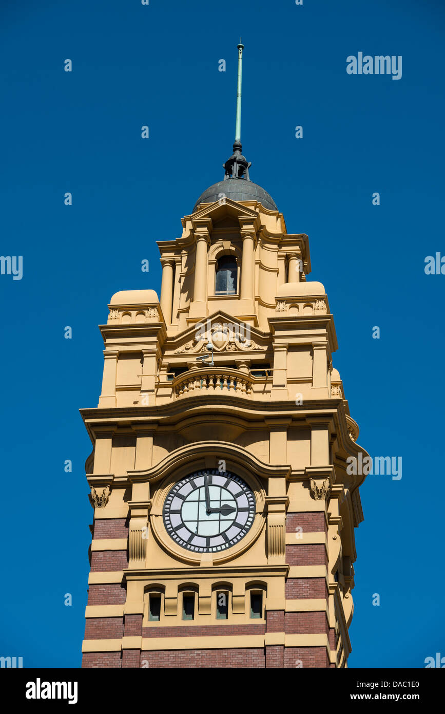 Flinders Street Station Clock Tower viewed from Elizabeth Street ...