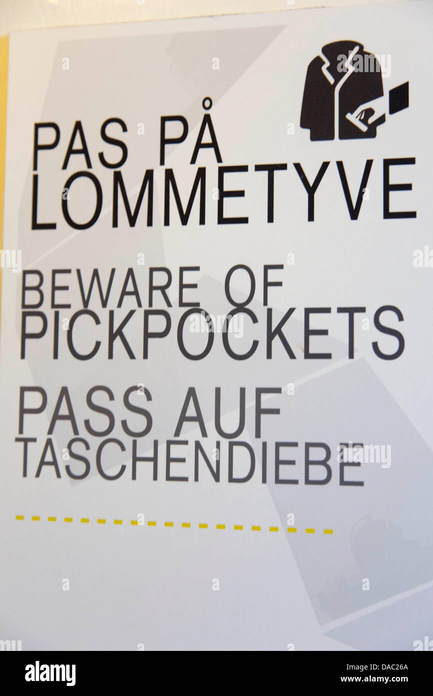 Warning sign pickpockets hi-res stock photography and images - Alamy