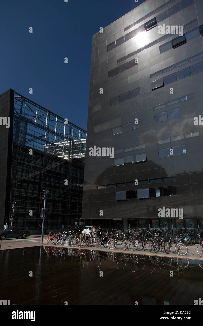 Danish modern bowl hi-res stock photography and images - Alamy