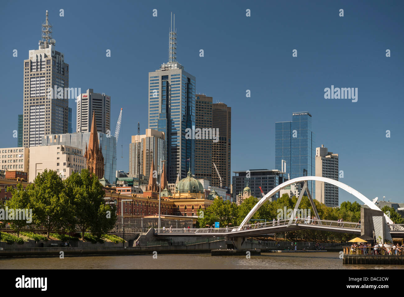 Southgate Footbridge and Melbourne Skyline, Australia Stock Photo - Alamy