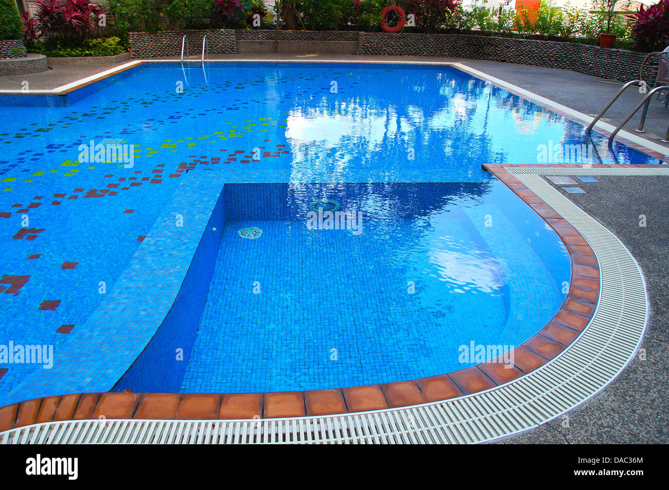 Public swimming pool hi-res stock photography and images - Alamy