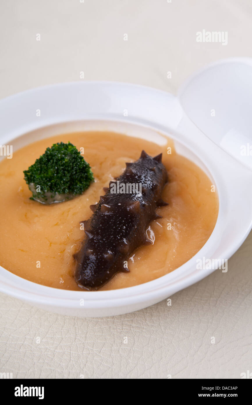 china delicious food—sea slug and delicious broccoli Stock Photo - Alamy