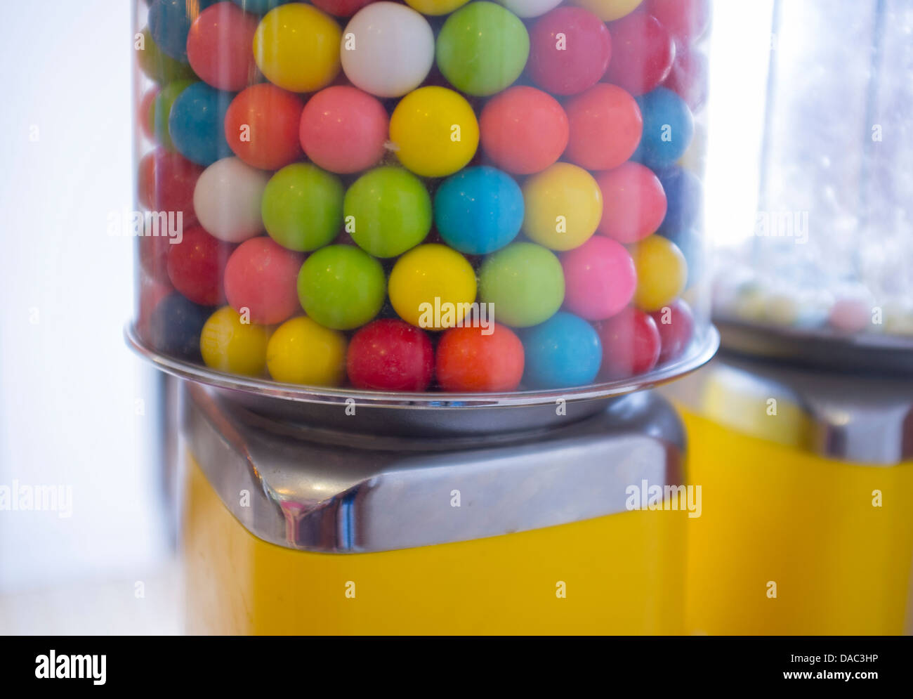 Gumball machine hi-res stock photography and images - Alamy