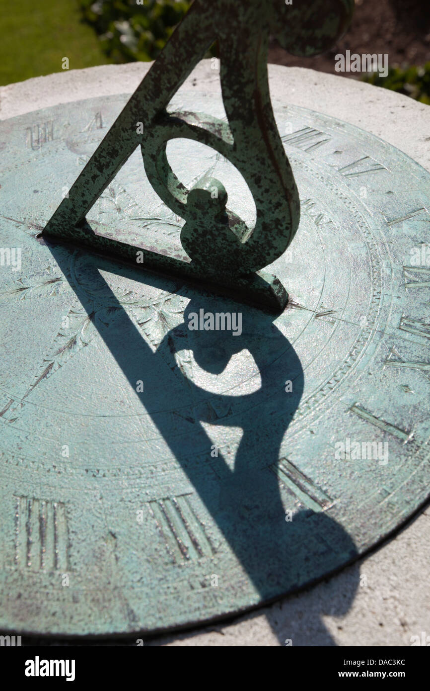 Sun Dial Stock Photos & Sun Dial Stock Images - Alamy