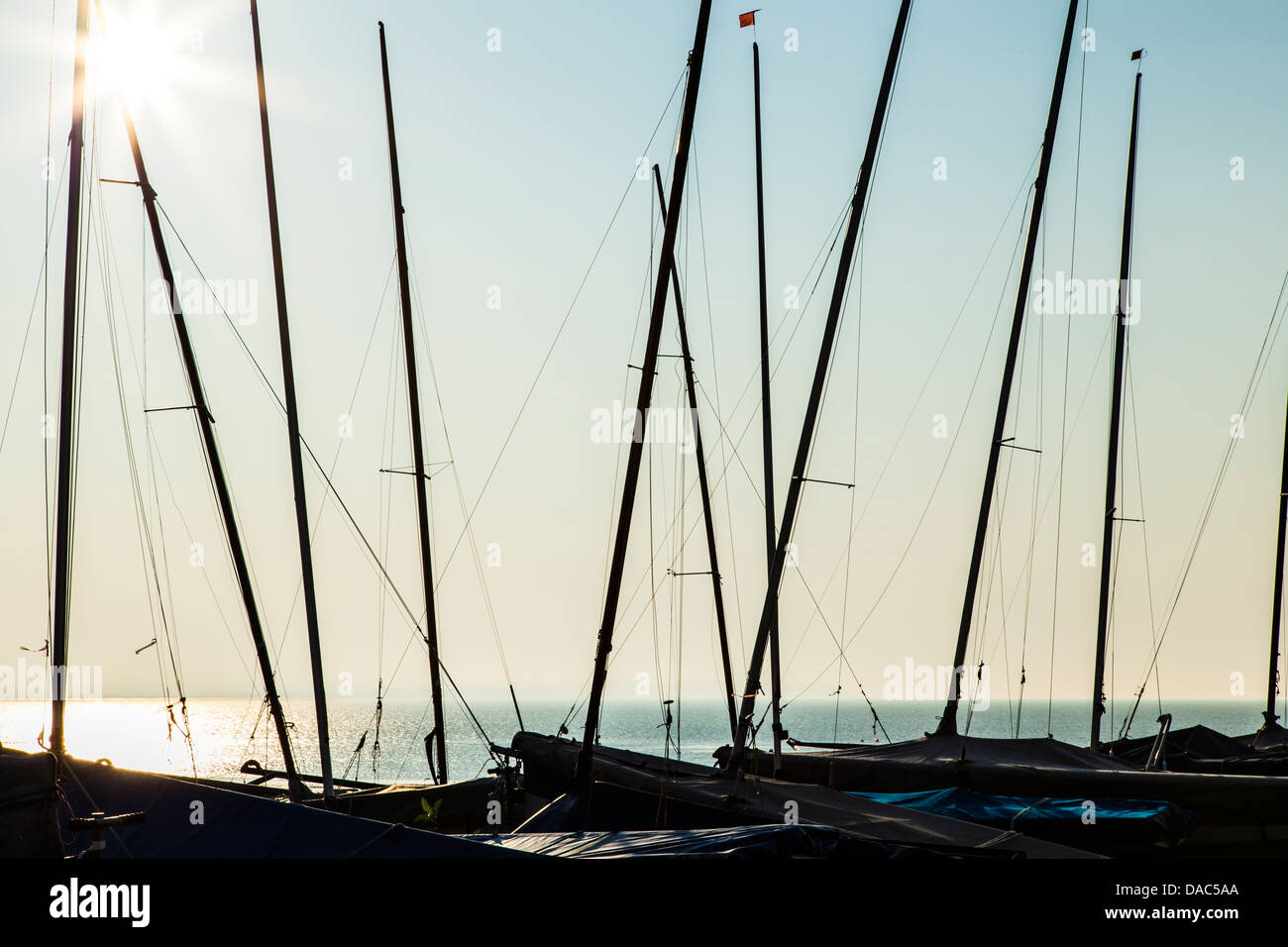 Ship mast silhouette hi-res stock photography and images - Alamy