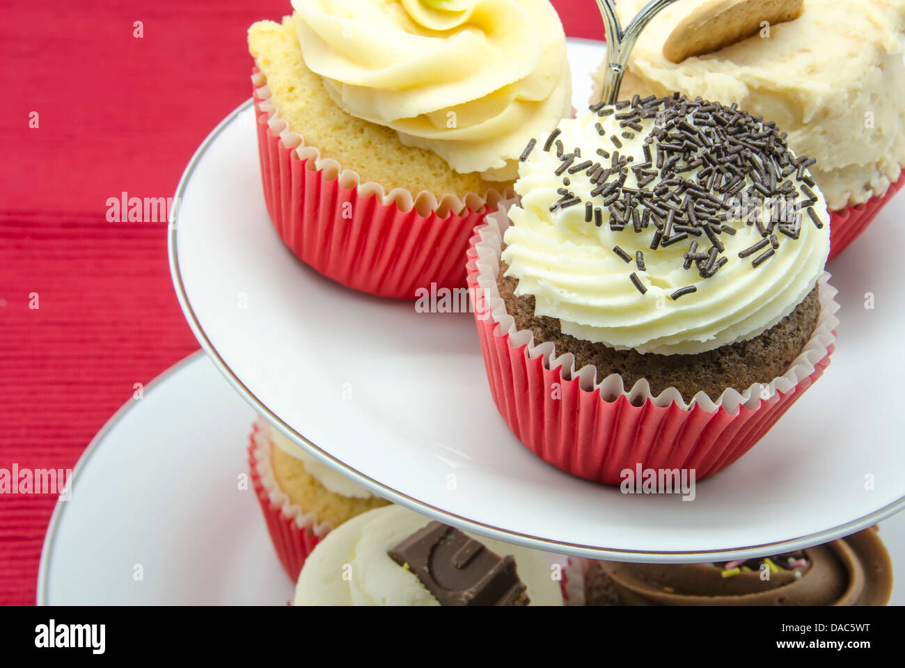 Array cupcakes hi-res stock photography and images - Alamy