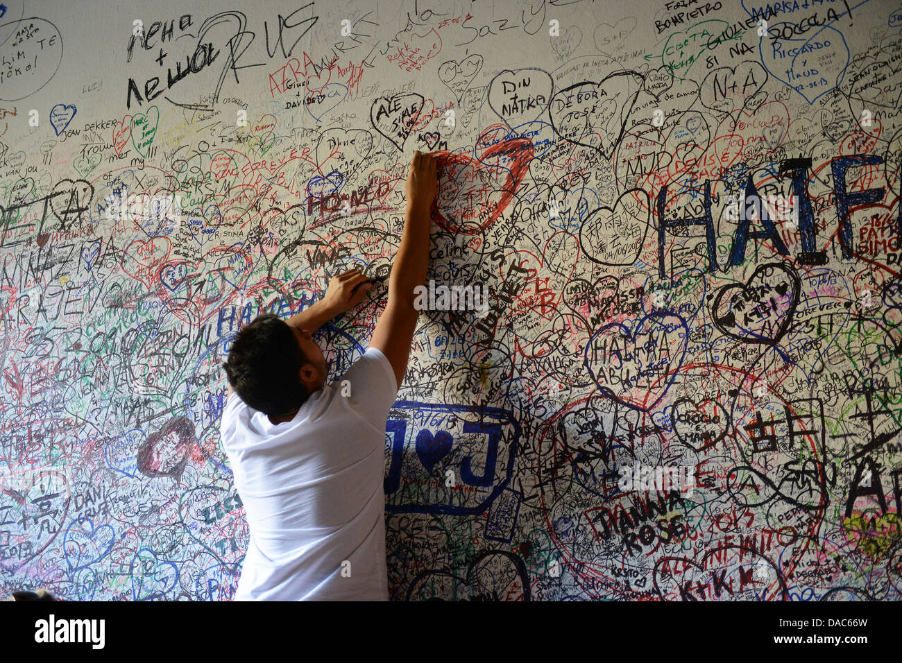 Verona italy love wall hi-res stock photography and images - Alamy