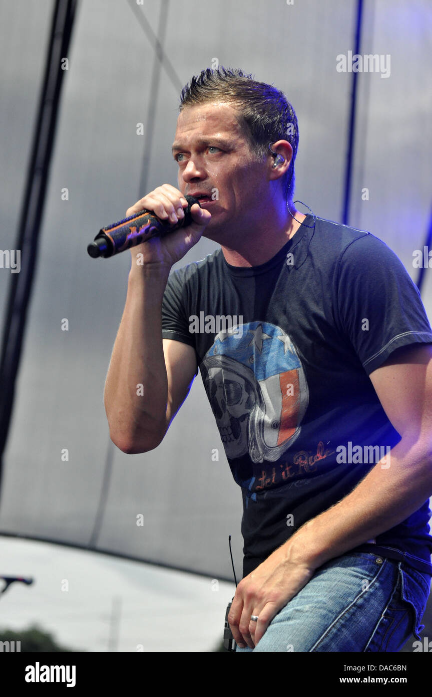Singer brad arnold hi-res stock photography and images - Alamy