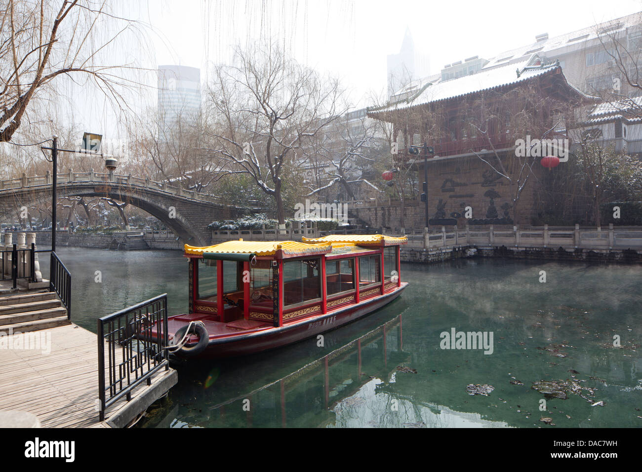 Stream ship hi-res stock photography and images - Alamy