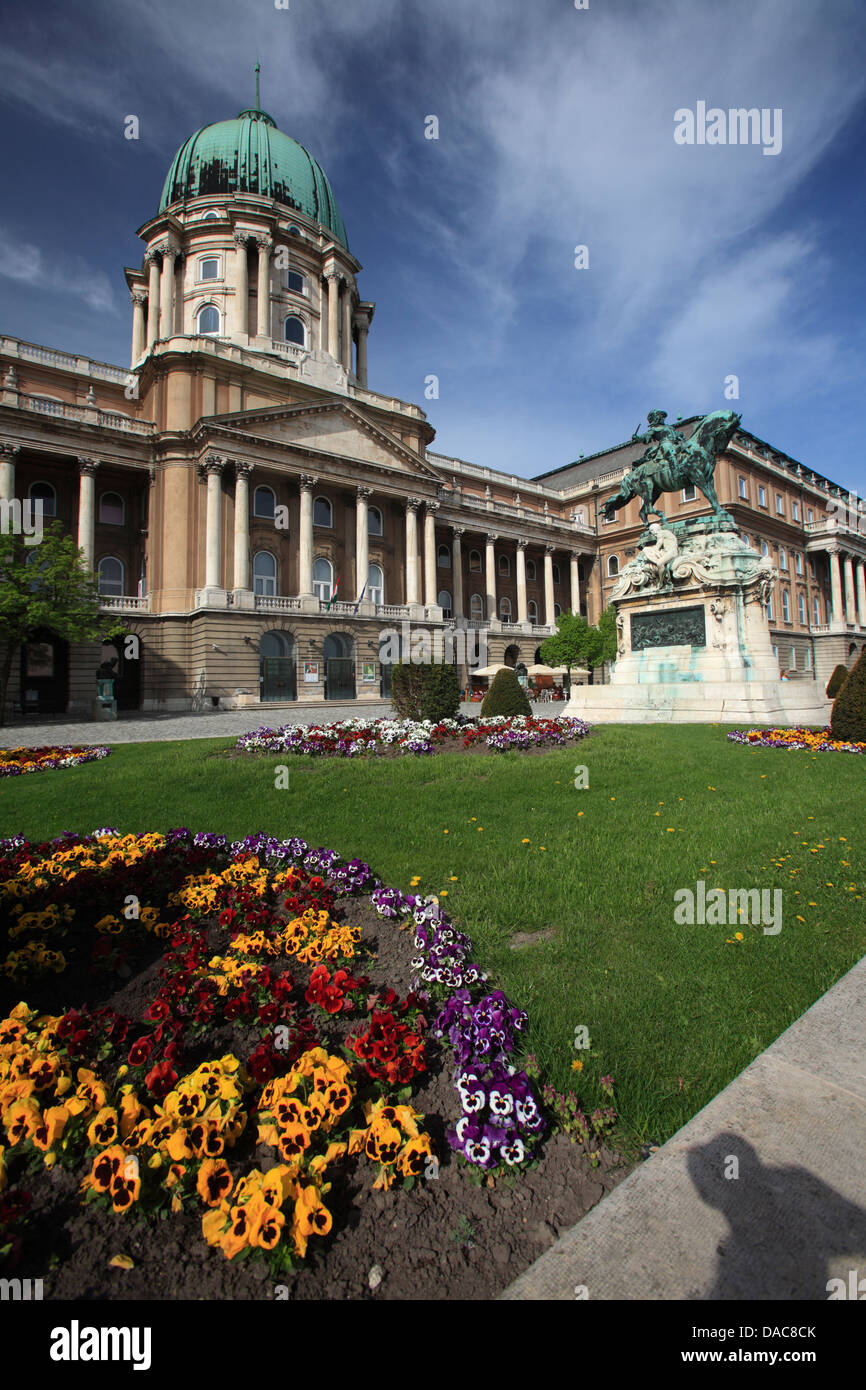 Buda castle statue hi-res stock photography and images - Alamy