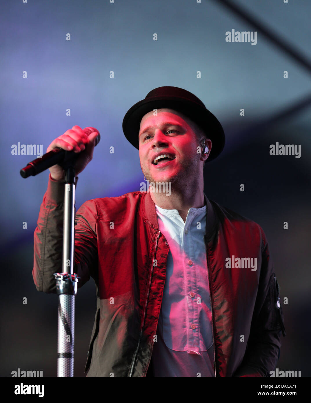 Singer Olly Murs performing live in Middlesbrough's Centre Square Stock ...