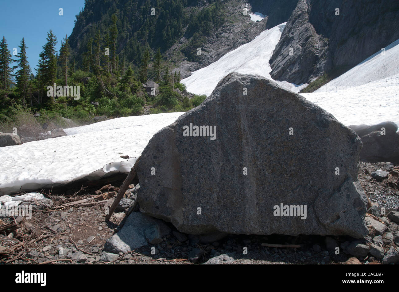 Large boulder in the Cascade mountain range Stock Photo - Alamy