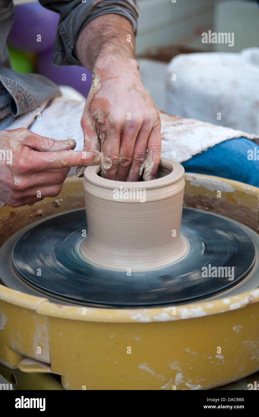 Clay pot maker hi-res stock photography and images - Alamy